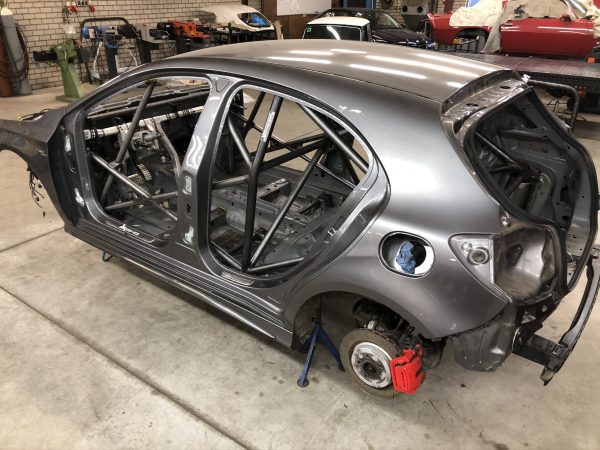 KNAF / FIA Roll cage Mercedes A45 AMG » VA-Engineering & Motorsport